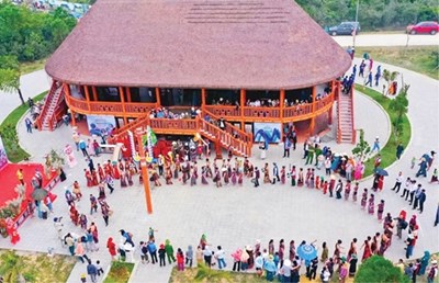 A Return to A Luoi