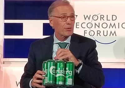 Cees ‘t Hart, Tổng giám đốc Tập đoàn Carlsberg giới thiệu bao bì mới ...