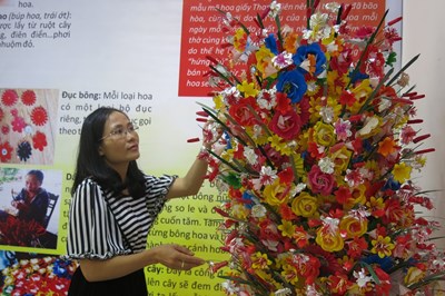 Hue New Year through a number of traditional crafts